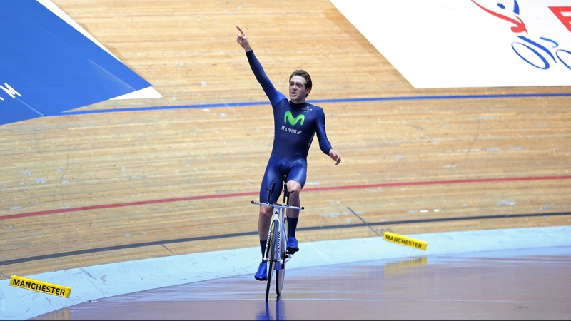 Alex Dowsett breaks the hour record