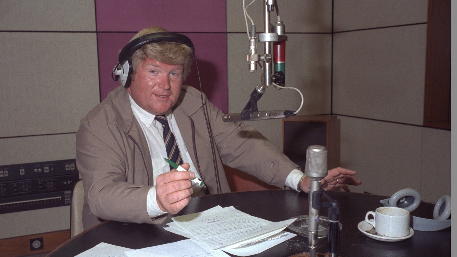 Tributes flood in for Derek Davis