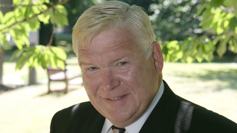 TV great Derek Davis dies, aged 67