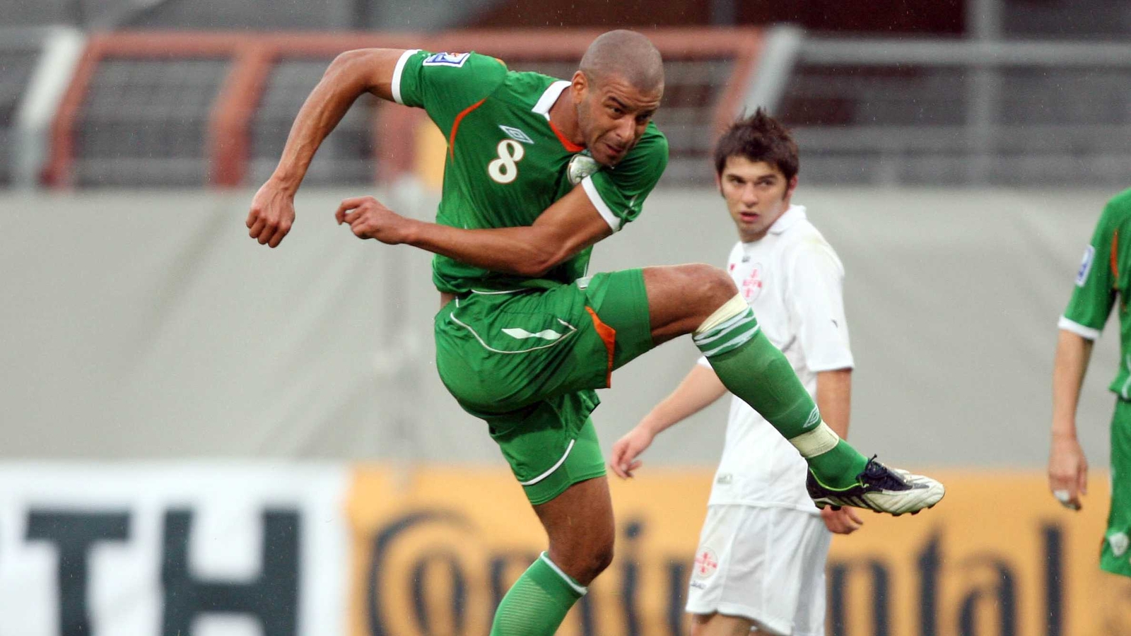 Ex-Ireland star Steven Reid to retire