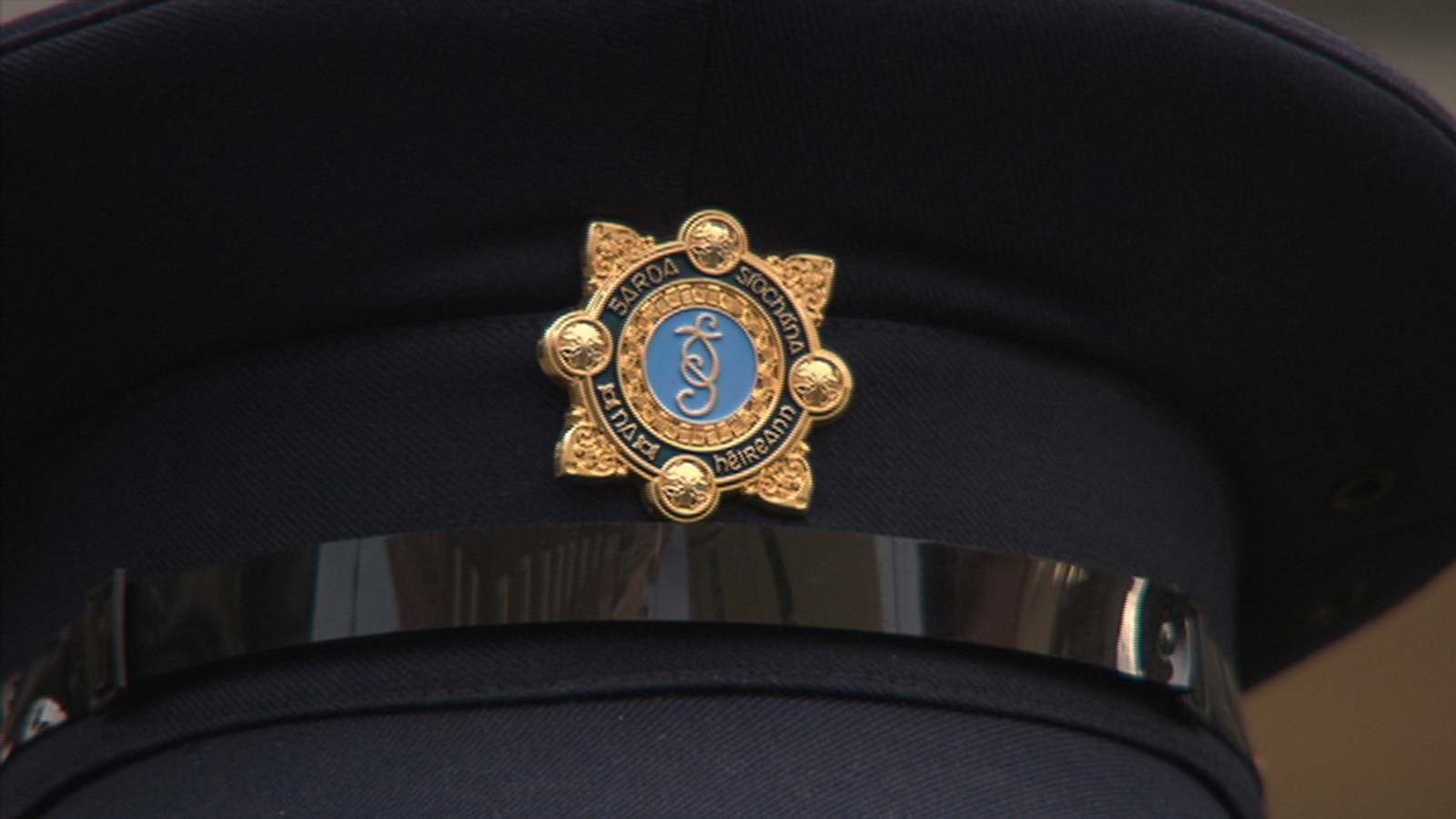 What is the chain of command within An Garda Síochána?