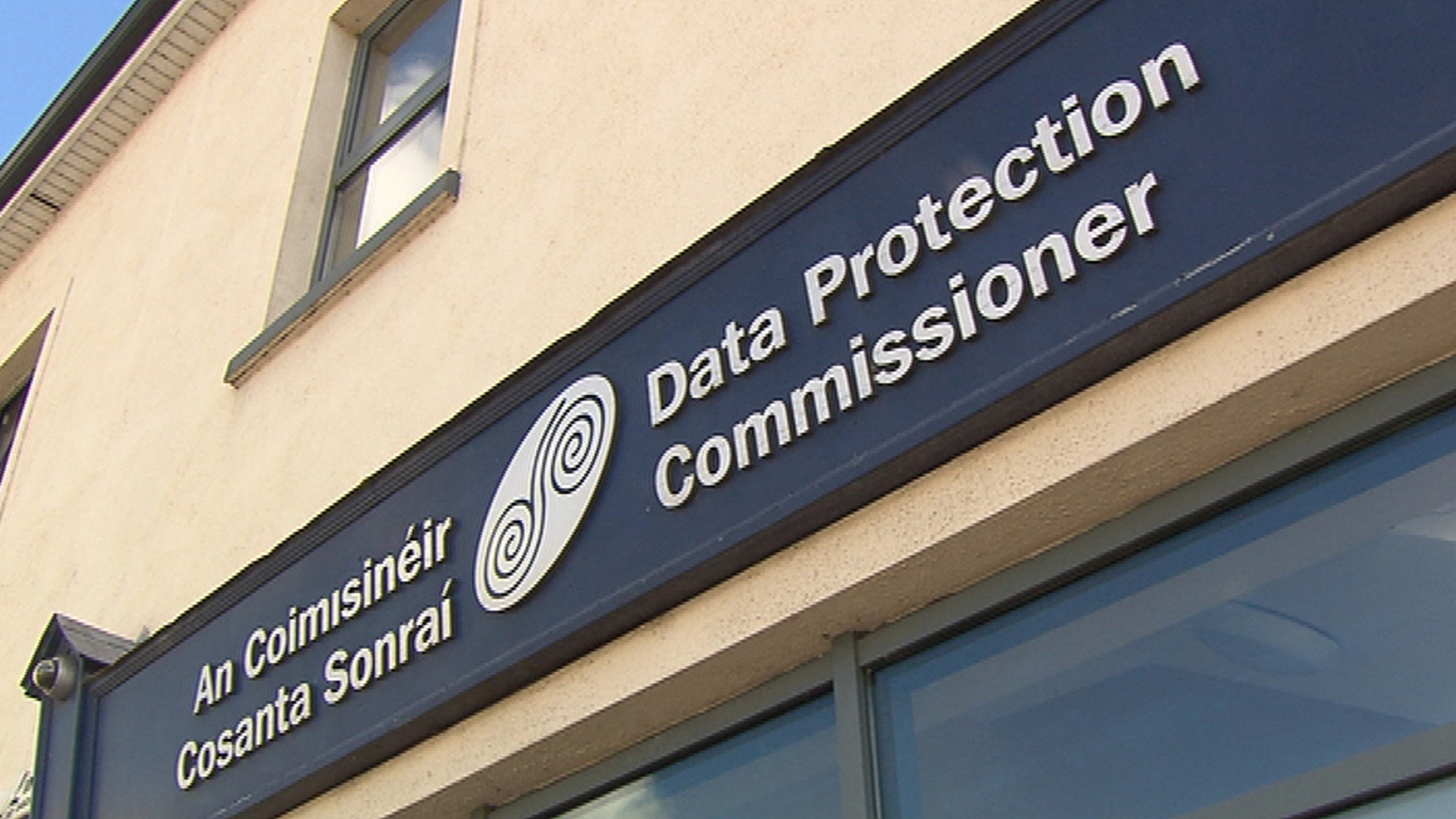 Minister defends Data Protection Commissioner