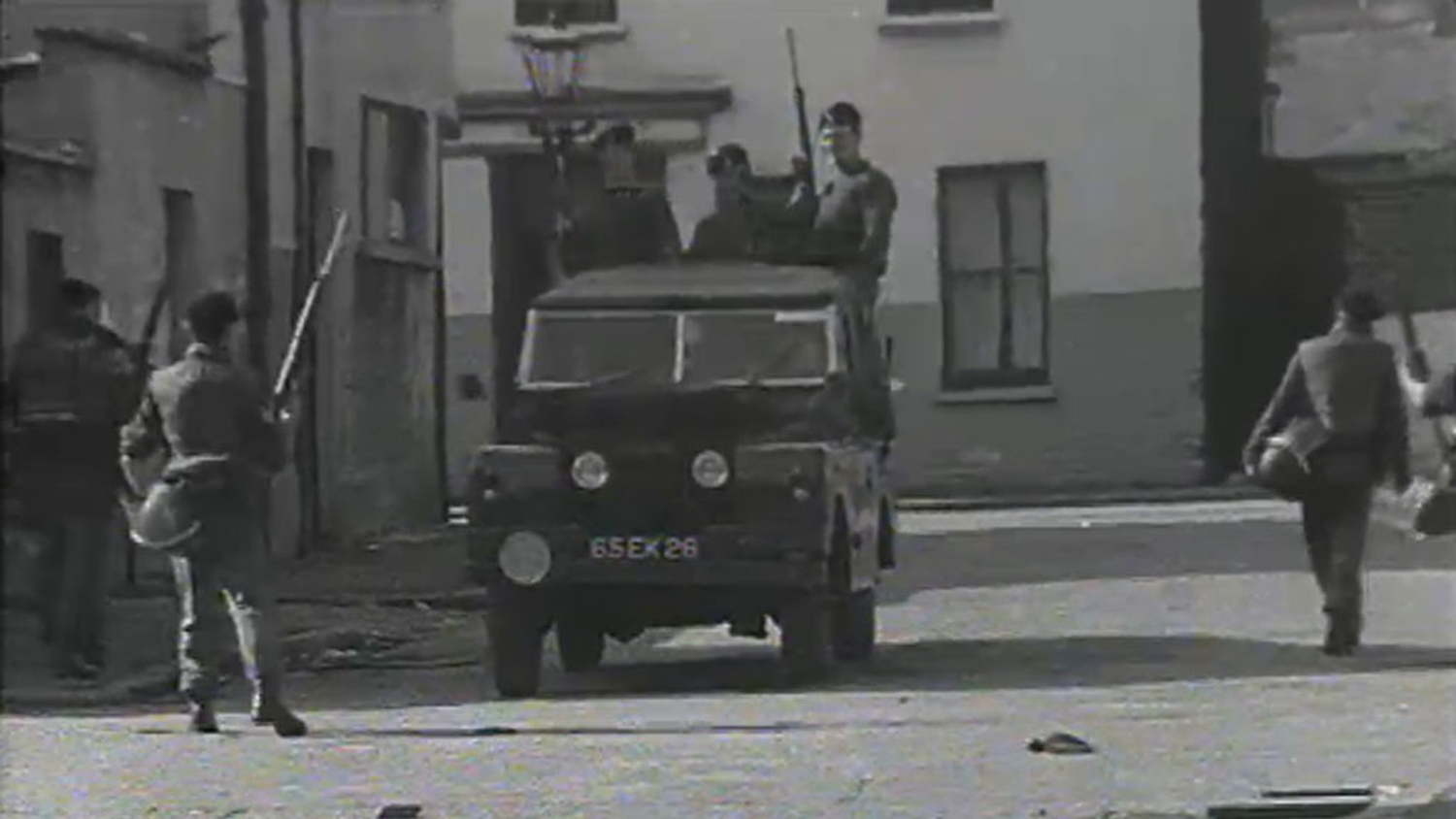 RTÉ Archives | War and Conflict | Aftermath Of Falls Road Curfew