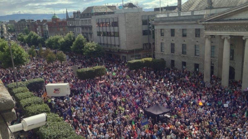 Thousands protest against water charges in Dublin