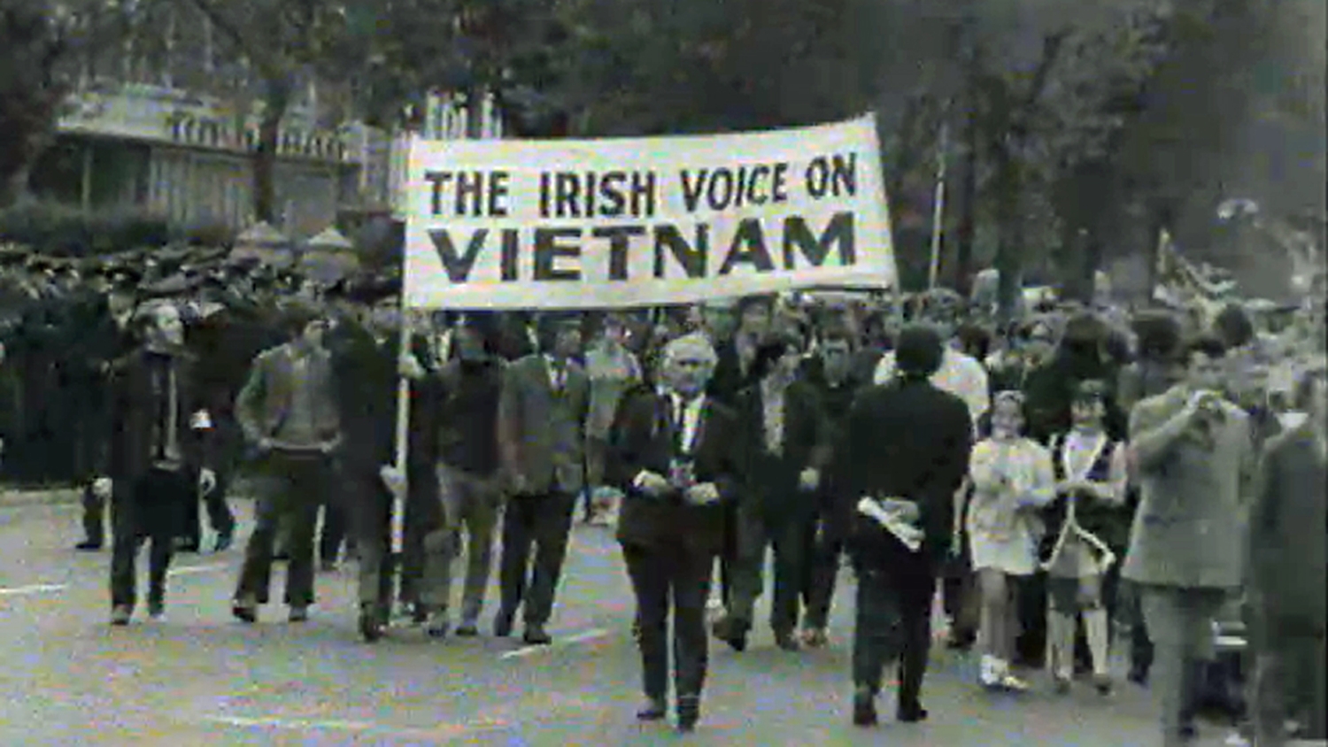 RTÉ Archives | Society | Anti-Nixon Protest At US Embassy