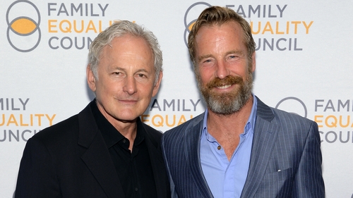 Alias star Victor Garber ties the knot