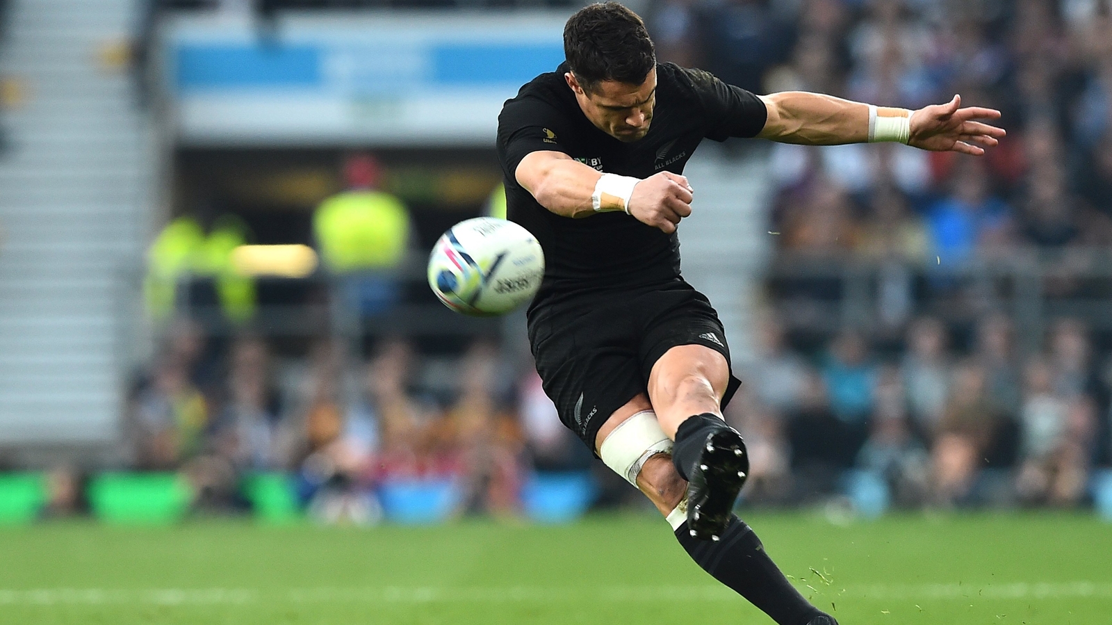 Dan Carter takes Rugby Writers' award