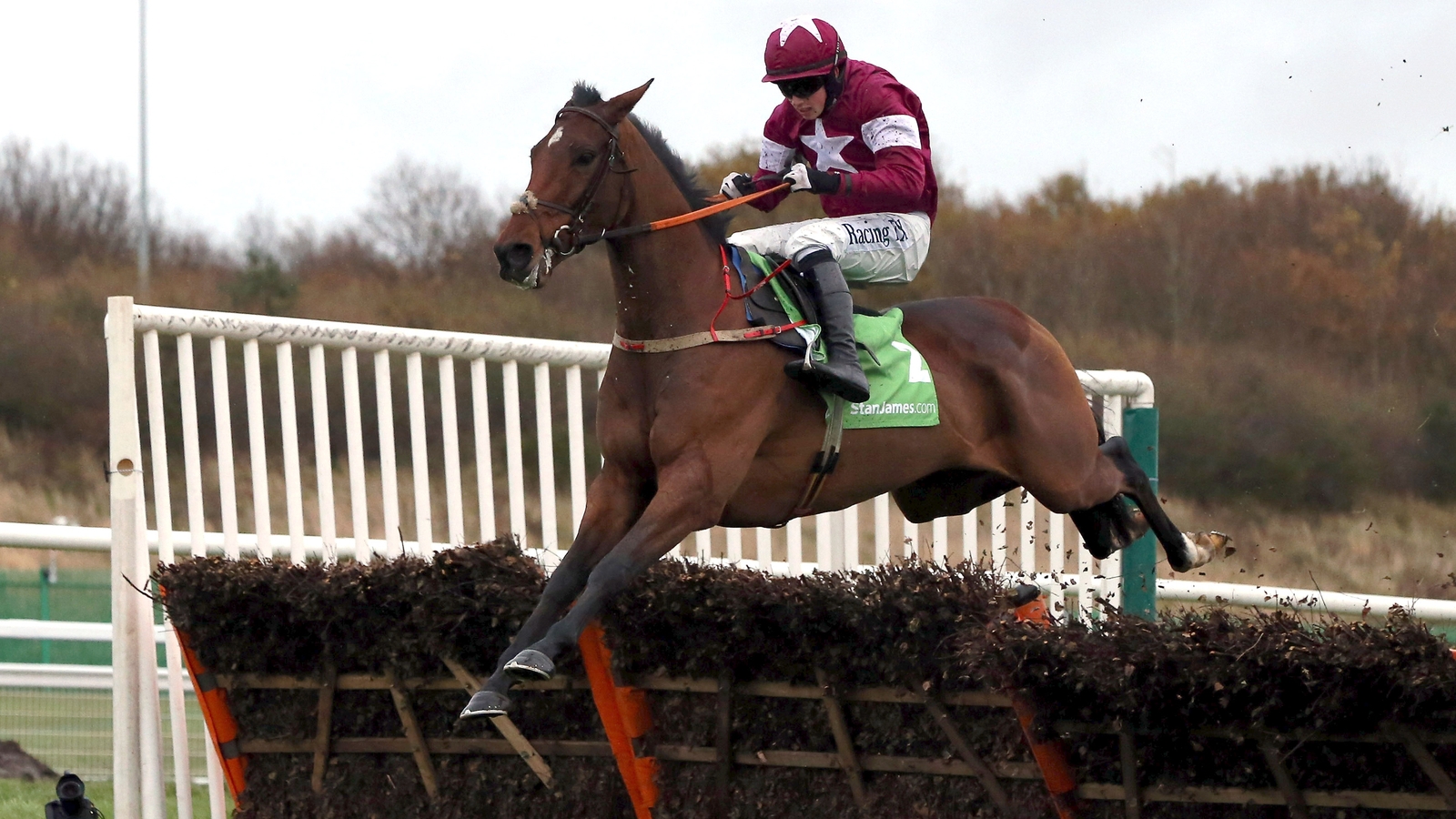 Identify Thief steals Fighting Fifth at Newcastle