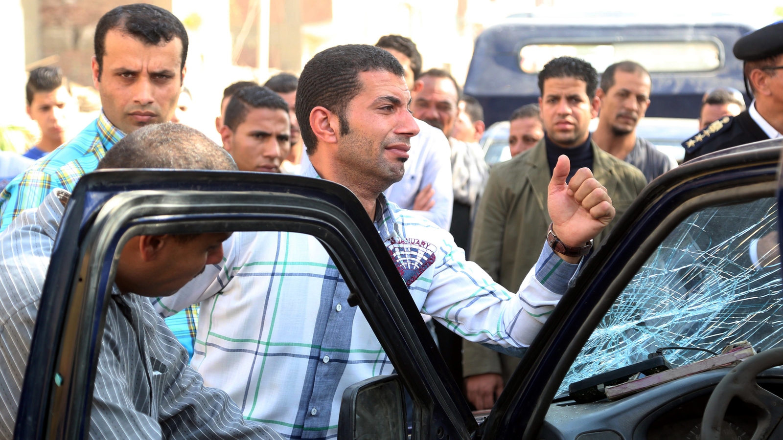 Four Egypt officers killed in attack claimed by IS