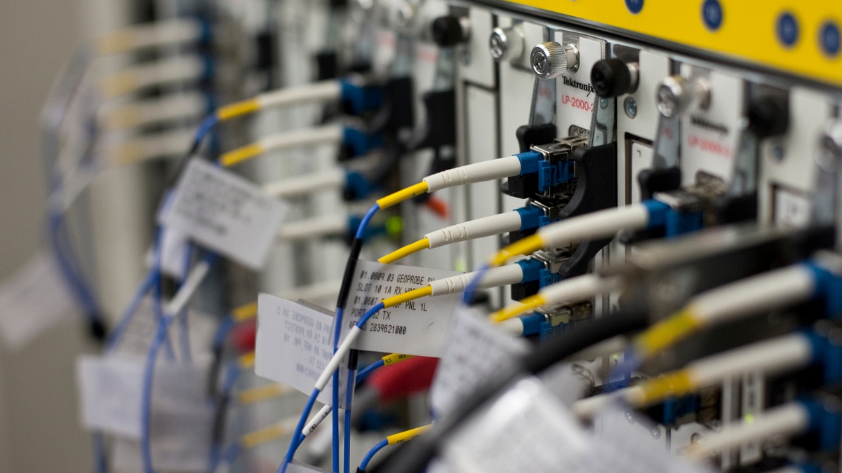 Eir to provide fibre broadband to 300,000 homes | Morning Ireland - RTÉ ...