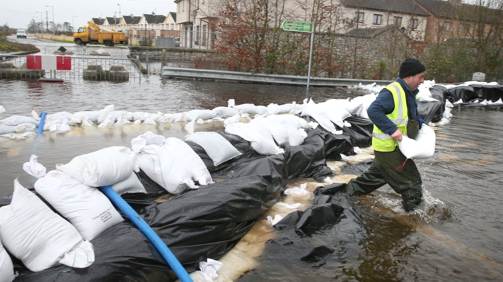 Communities prepare for further flooding