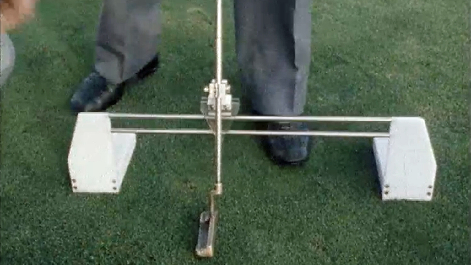 RTÉ Archives | Sports | Putt-U-Rite Machine