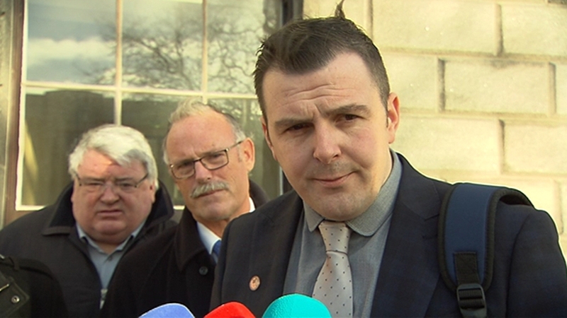 Cás buaite ag fear faoi ainmniúchán d'olltoghchán