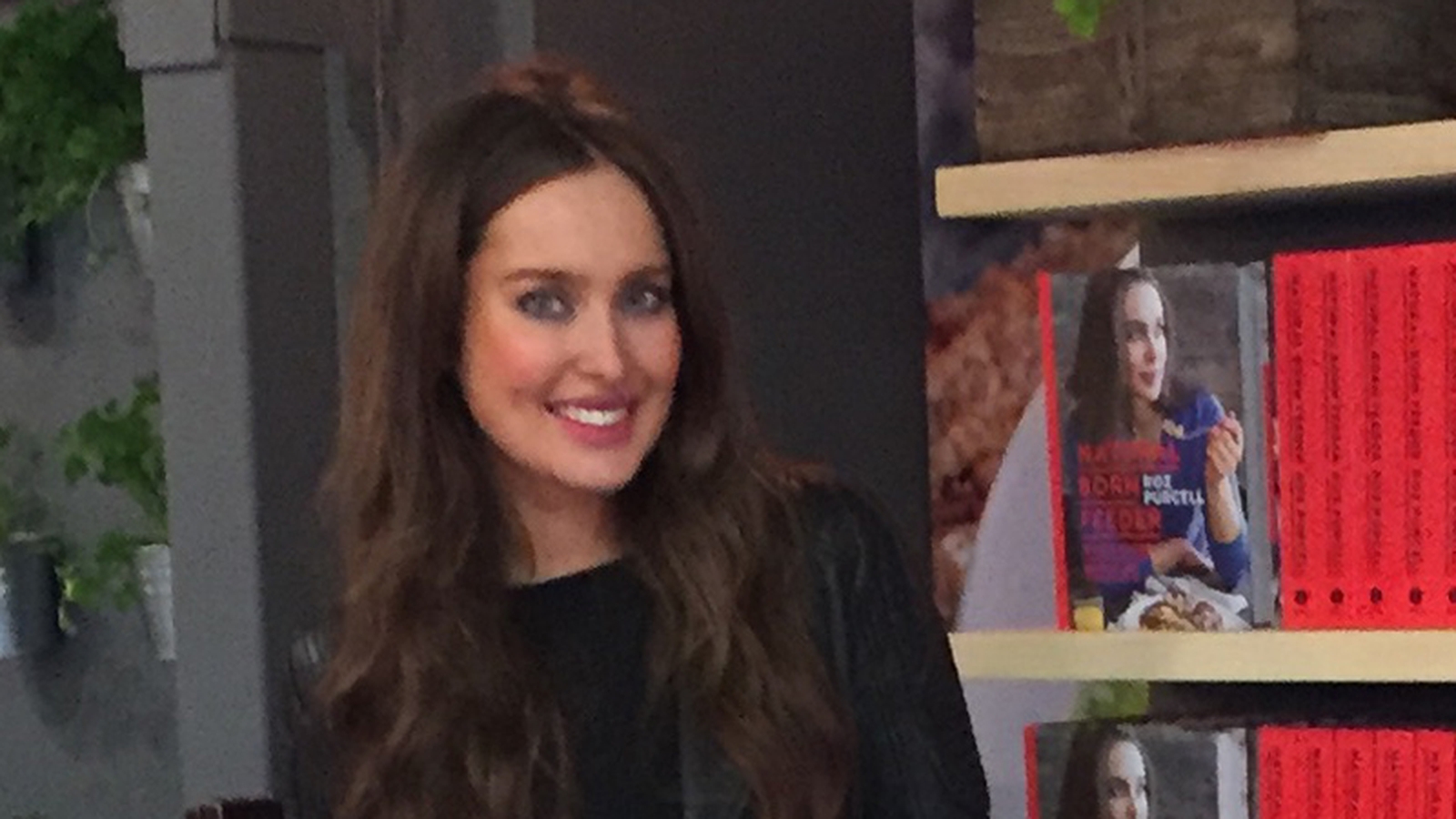 Roz on her bestseller, Café & cooking for Bressie