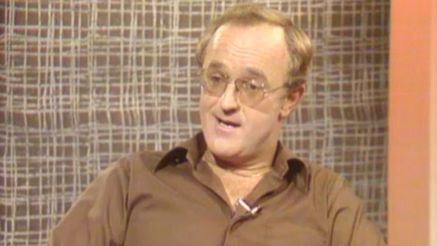 RTÉ Archives | Entertainment | Frank Kelly Chats Comedy and Fame
