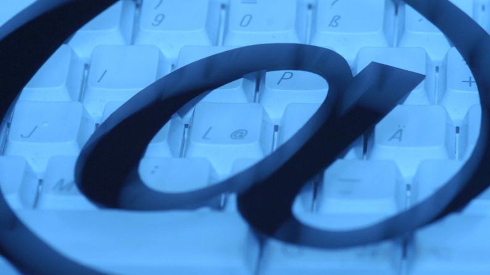 Inventor of the email dies age 74