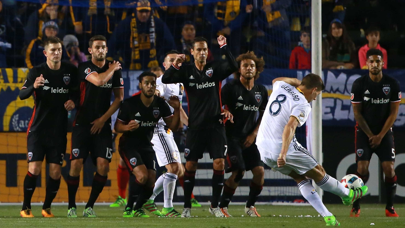 MLS review: Gerrard misses penalty in LA win