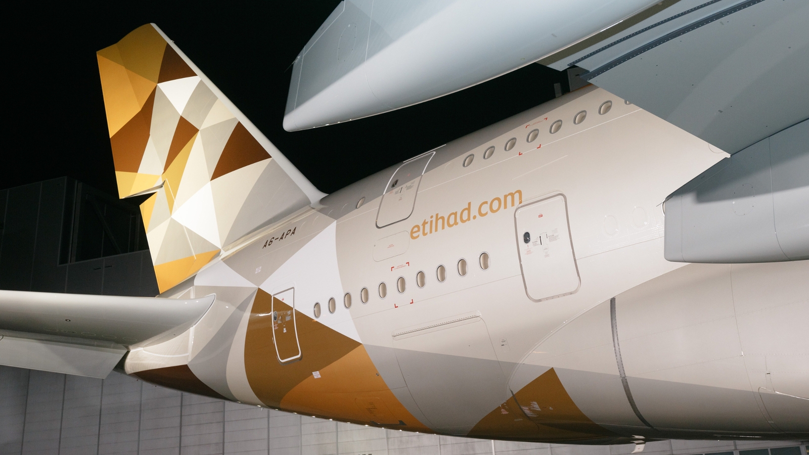 31 injured during turbulence on Etihad flight