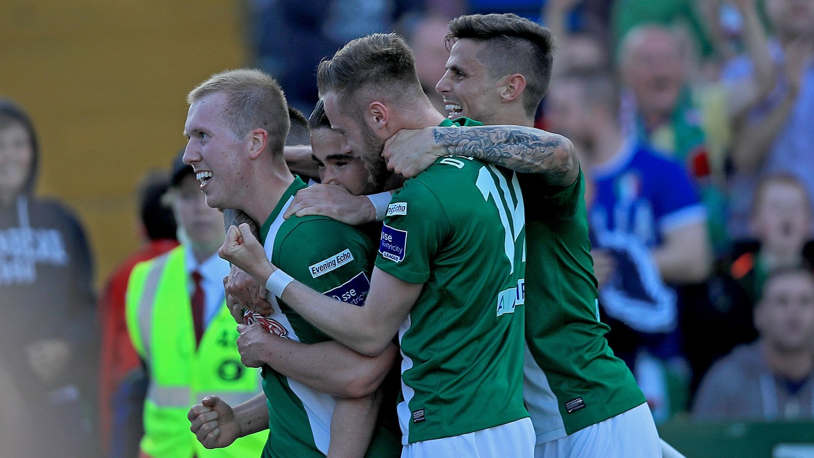 Dooley downs Dundalk to blow title race wide open