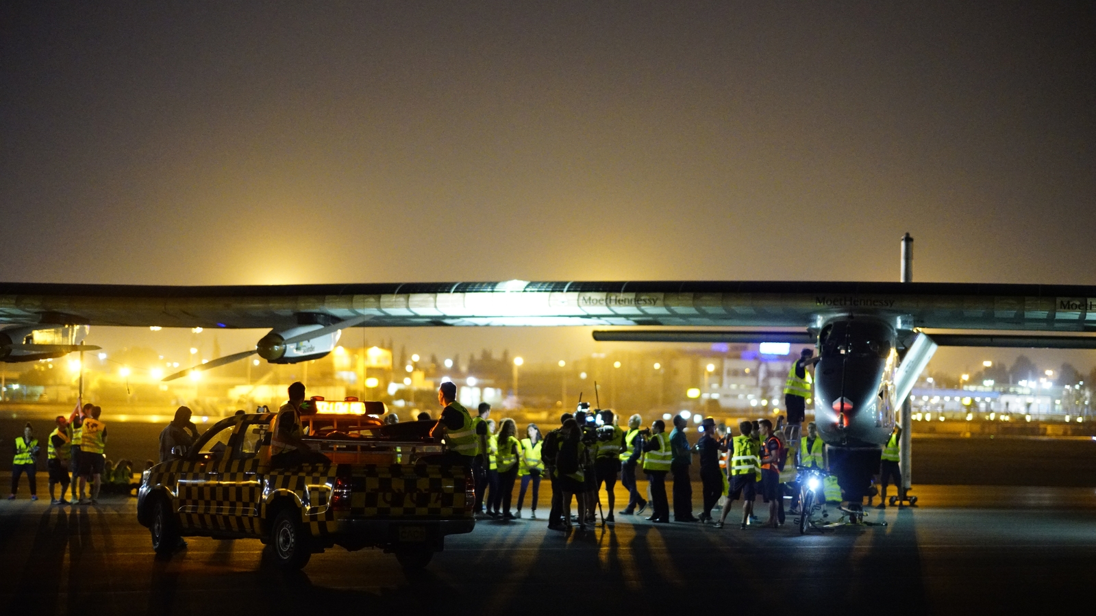 Solar plane begins final leg of world tour