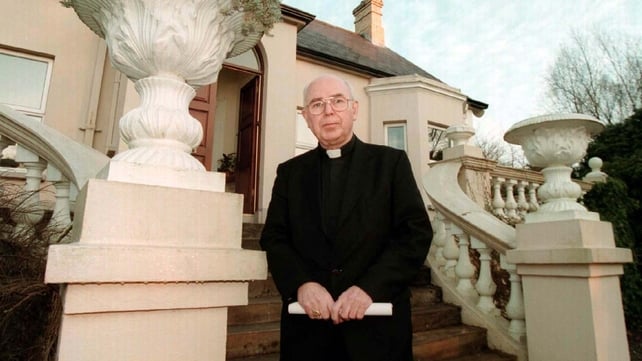 Omós á léiriú do Edward Daly