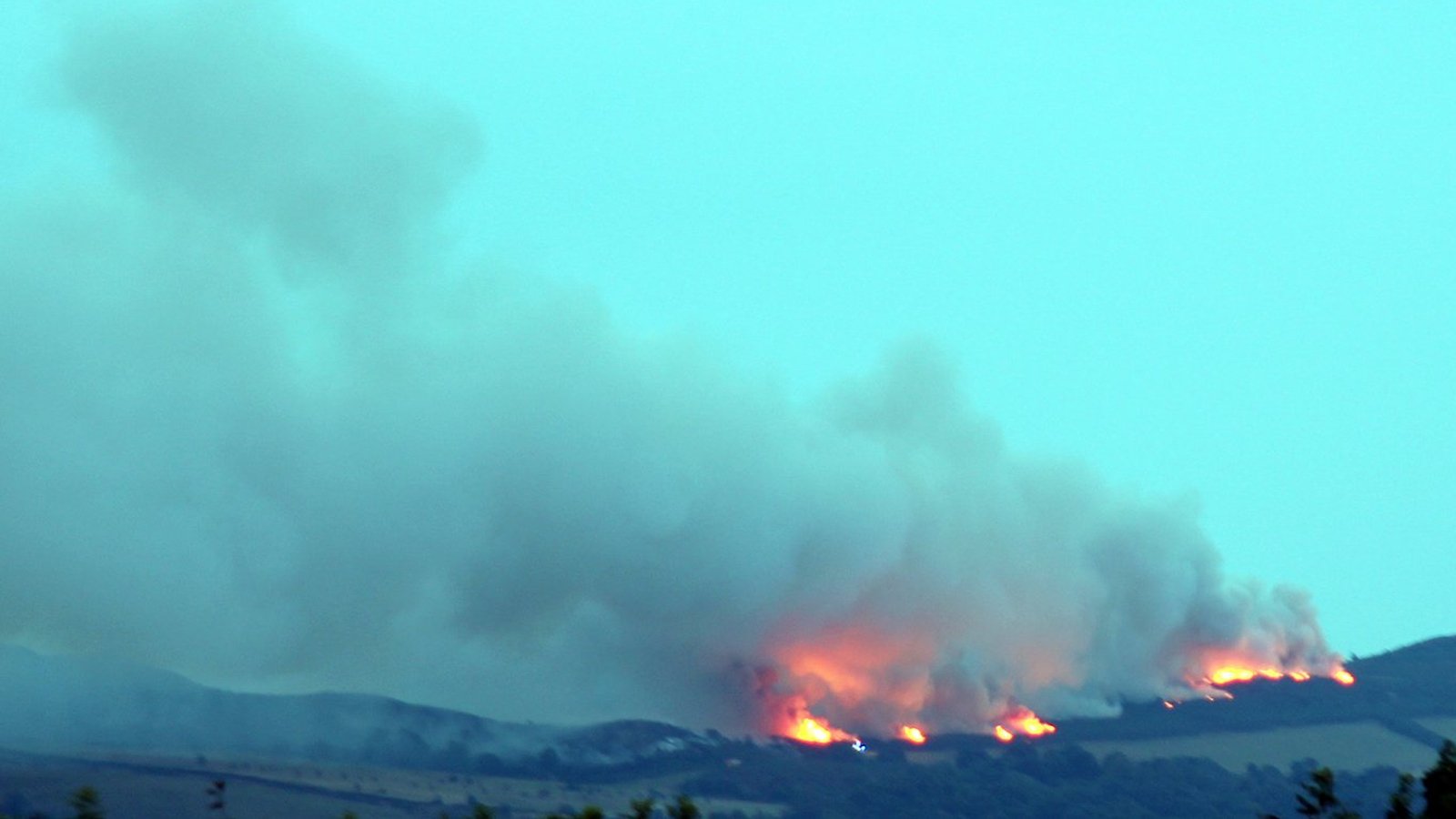 Efforts to bring Bray Head fire under control