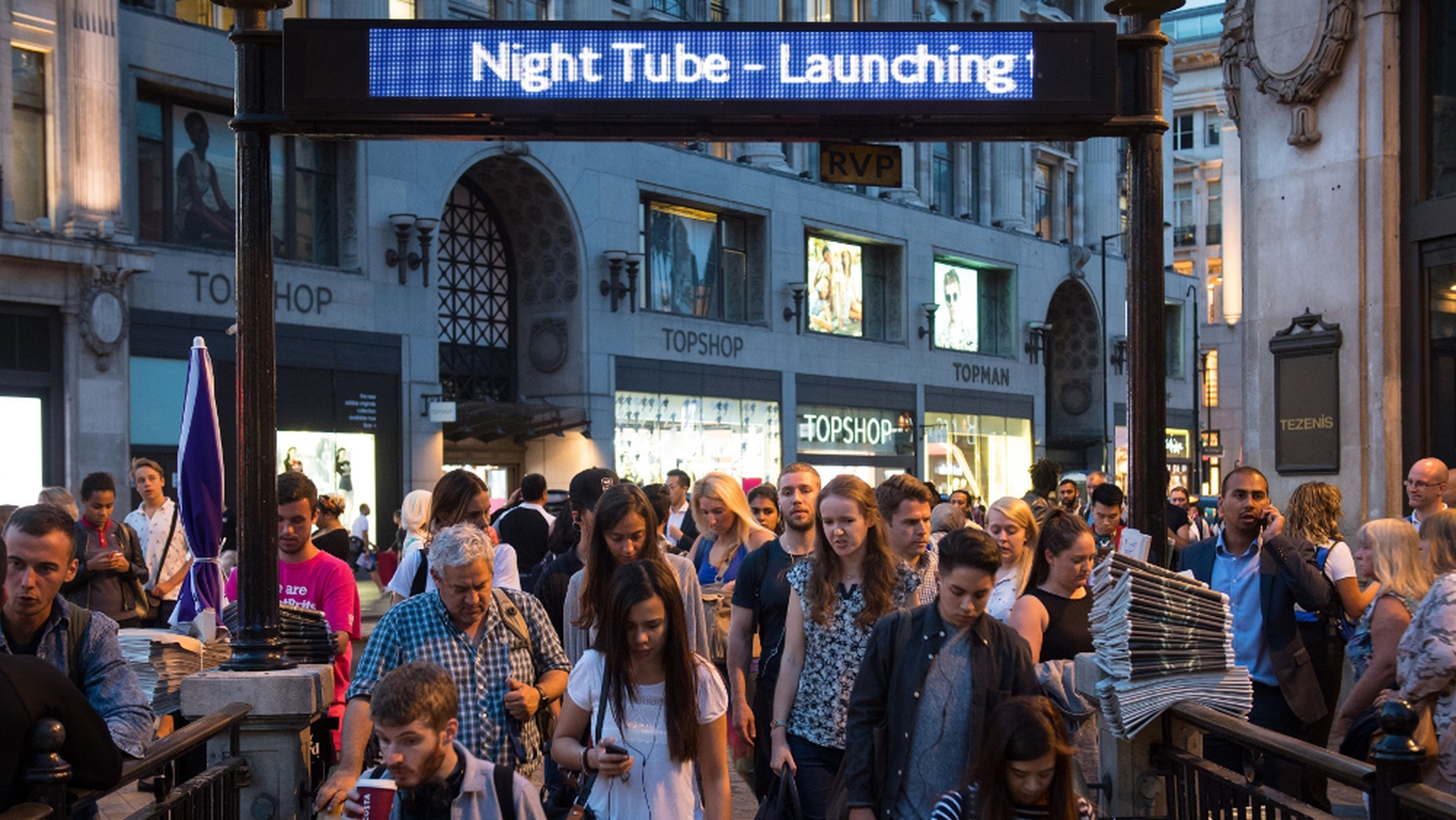 50,000 travel on first run of London's night tube