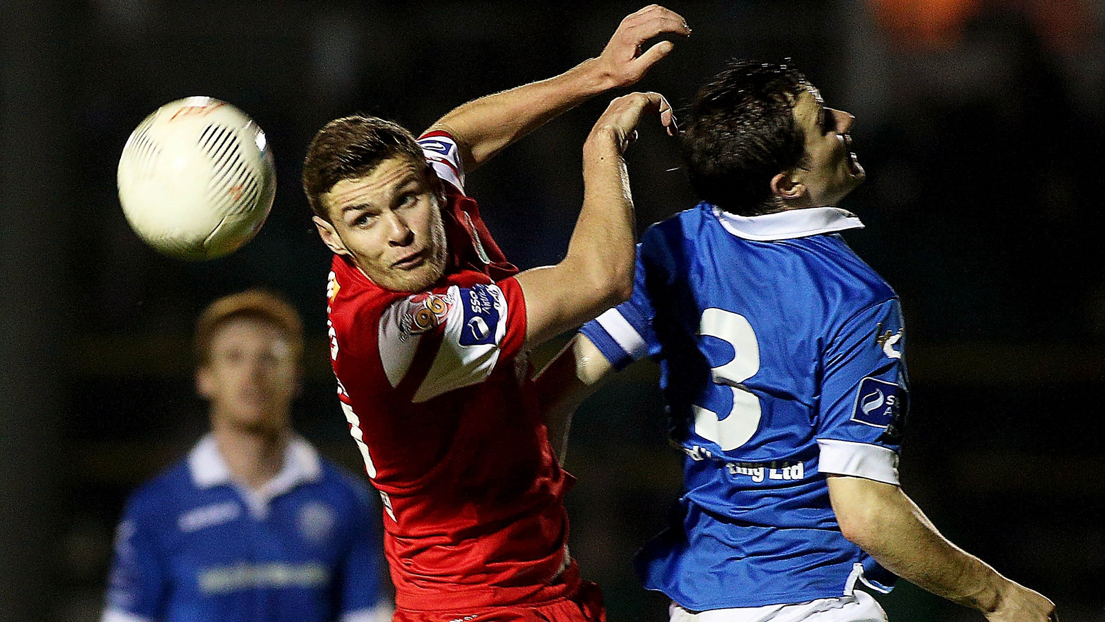 Ten-man Cork City reduce deficit at the top