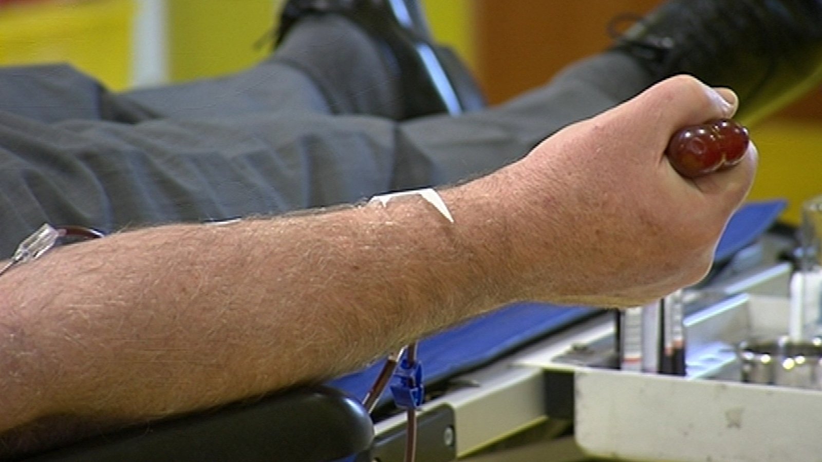 Calls for donors as blood stocks run low