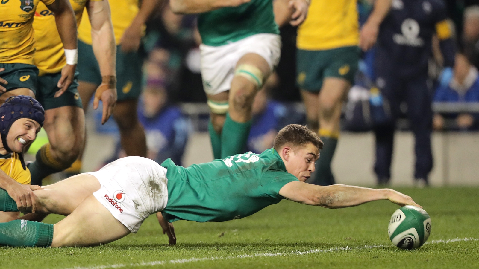 Ringrose dots down as Ireland lead at break