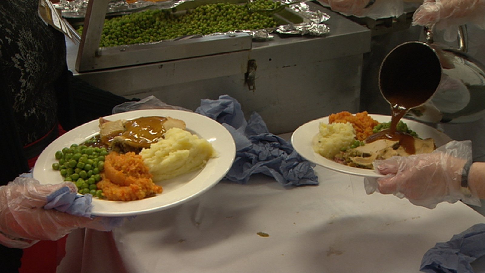 Volunteers Serve Up Christmas Dinner In Dublin s RDS volunteers-serve-up-christmas-dinner-in-dublin-s-rds