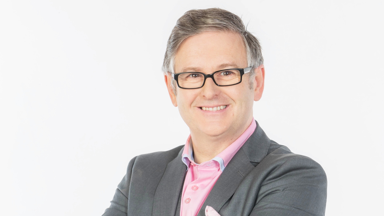 Dr. Eddie reviews the OT leader's progress