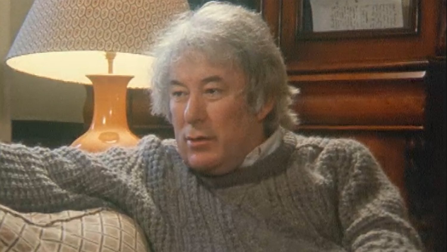RTÉ Archives | Arts and Culture | Seamus Heaney's Favourite Book
