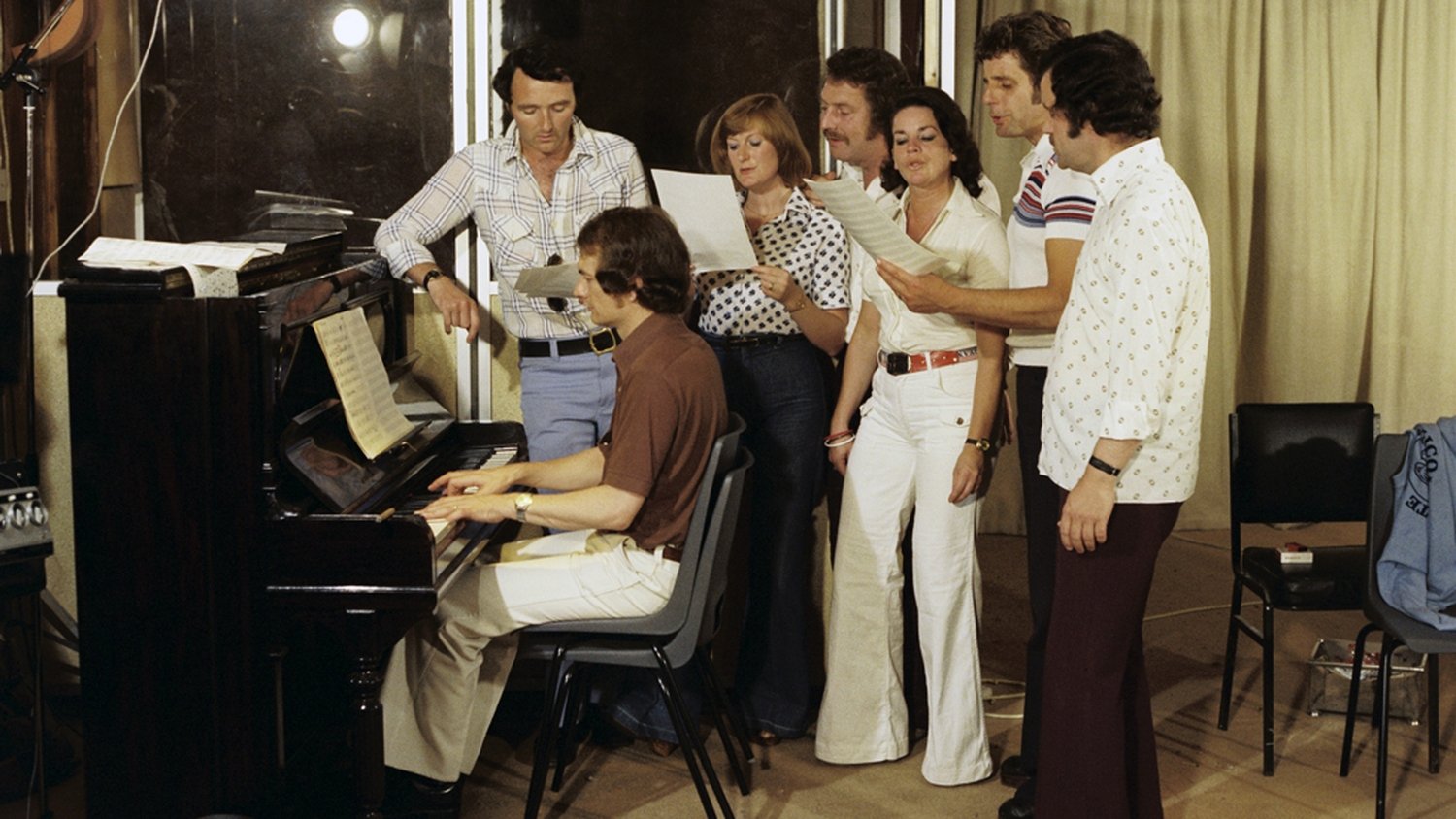 RTÉ Archives | Arts and Culture | Mike Murphy Makes A Record