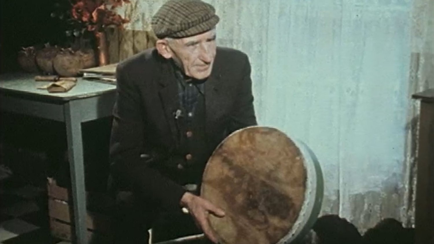 RTÉ Archives | Arts and Culture | Bodhrán Maker Sonny Canavan