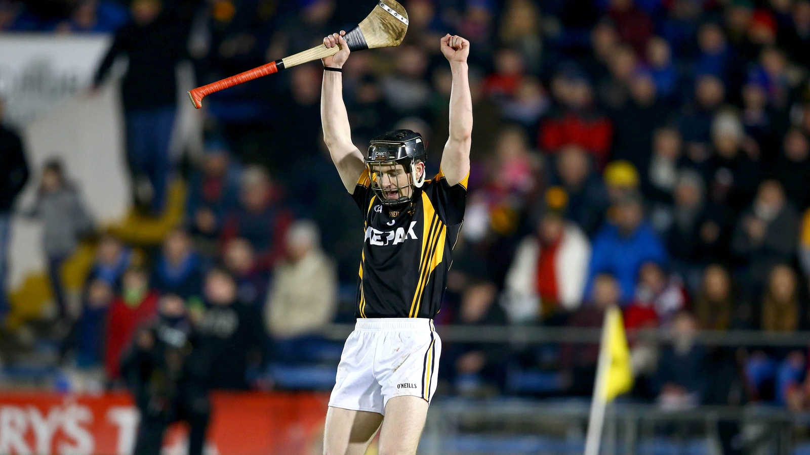 Ballyea's Kelly helps repel St Thomas' comeback