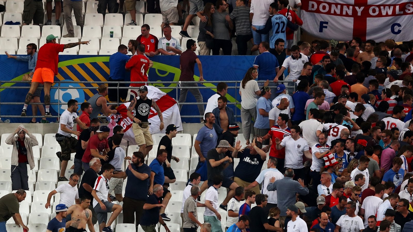 Russian hooligans threaten 'war' with England fans