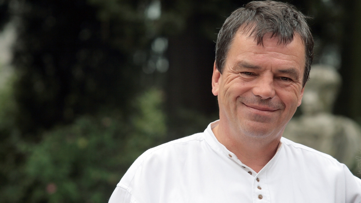 Neil Jordan donates his archive to the National Library of Ireland ...