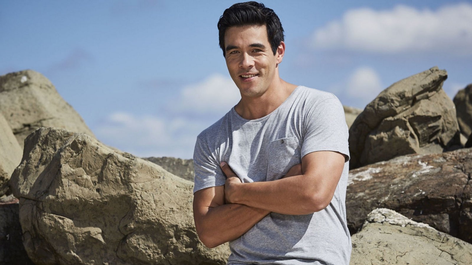 Justin tries to get Ava back on Home and Away