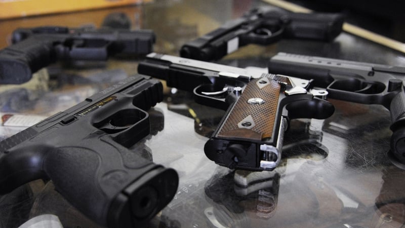 RIF dealers oppose making fake guns look less realistic