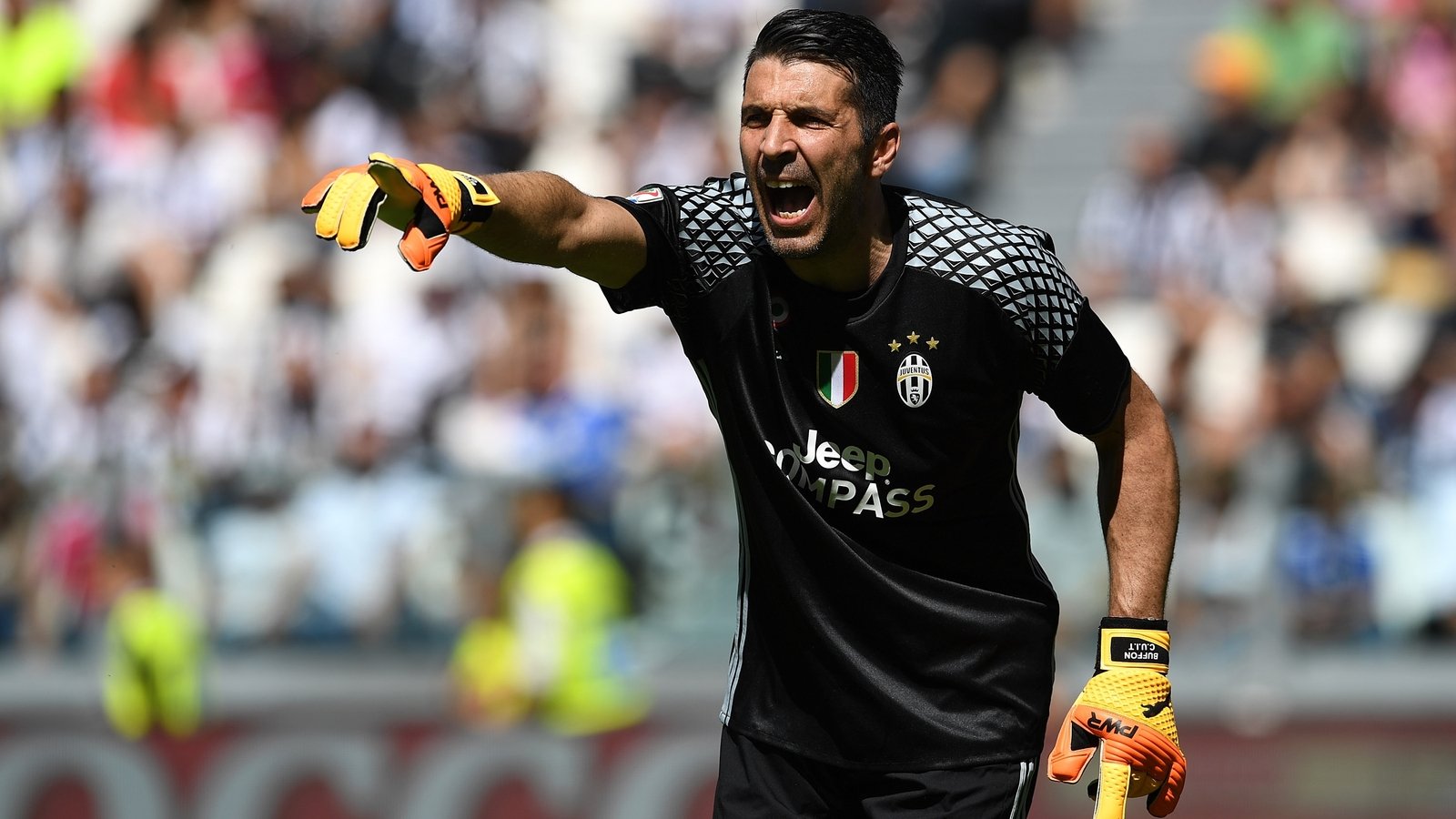 Buffon signs a one-year deal with Paris Saint Germain