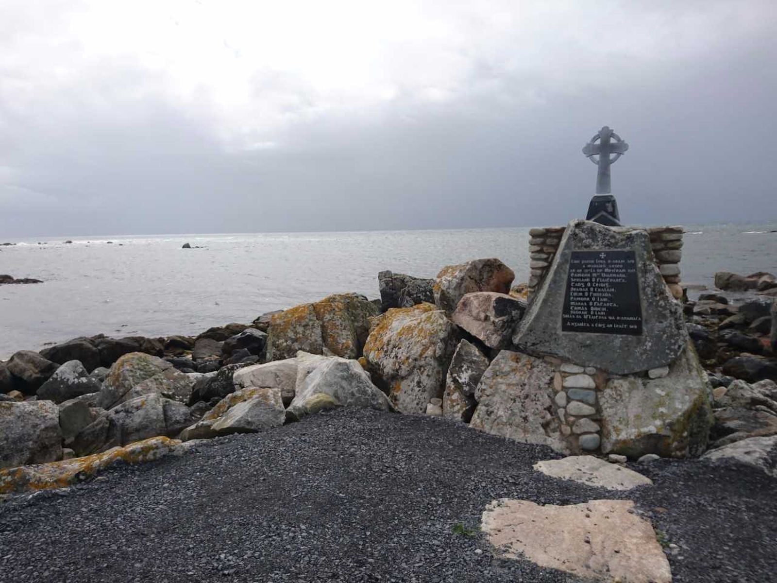 Comóradh 100 bliain ar thubaiste pléascadh mianaigh in Indreabhán