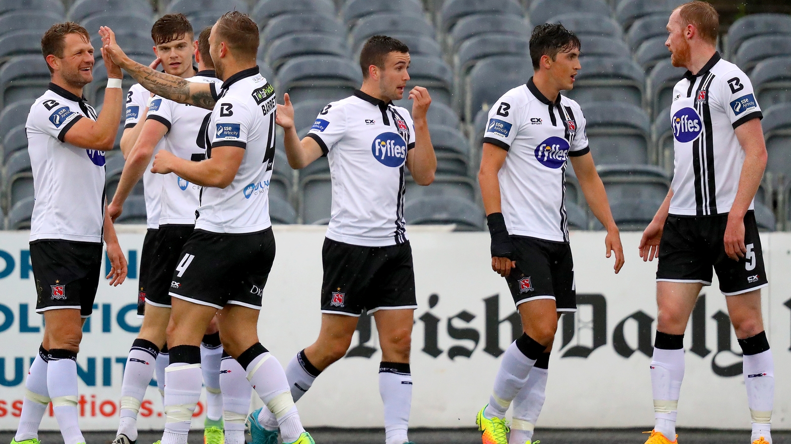 Dundalk reduce Cork lead with win over Galway