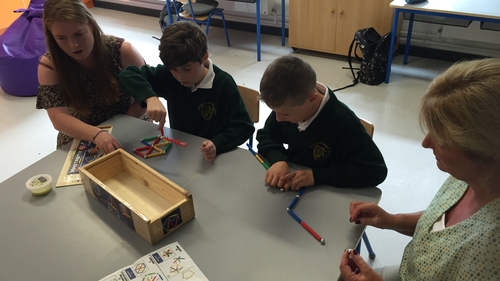 Aonad nua i nGaelscoil do leanaí a bhfuil uathachas ag dul dóibh