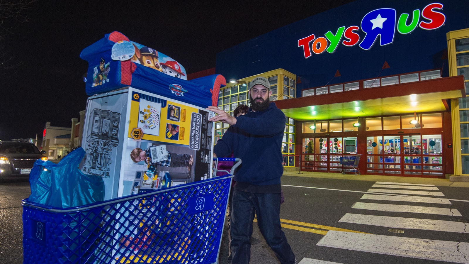 Toys 'R' Us CEO sees future with smaller shops