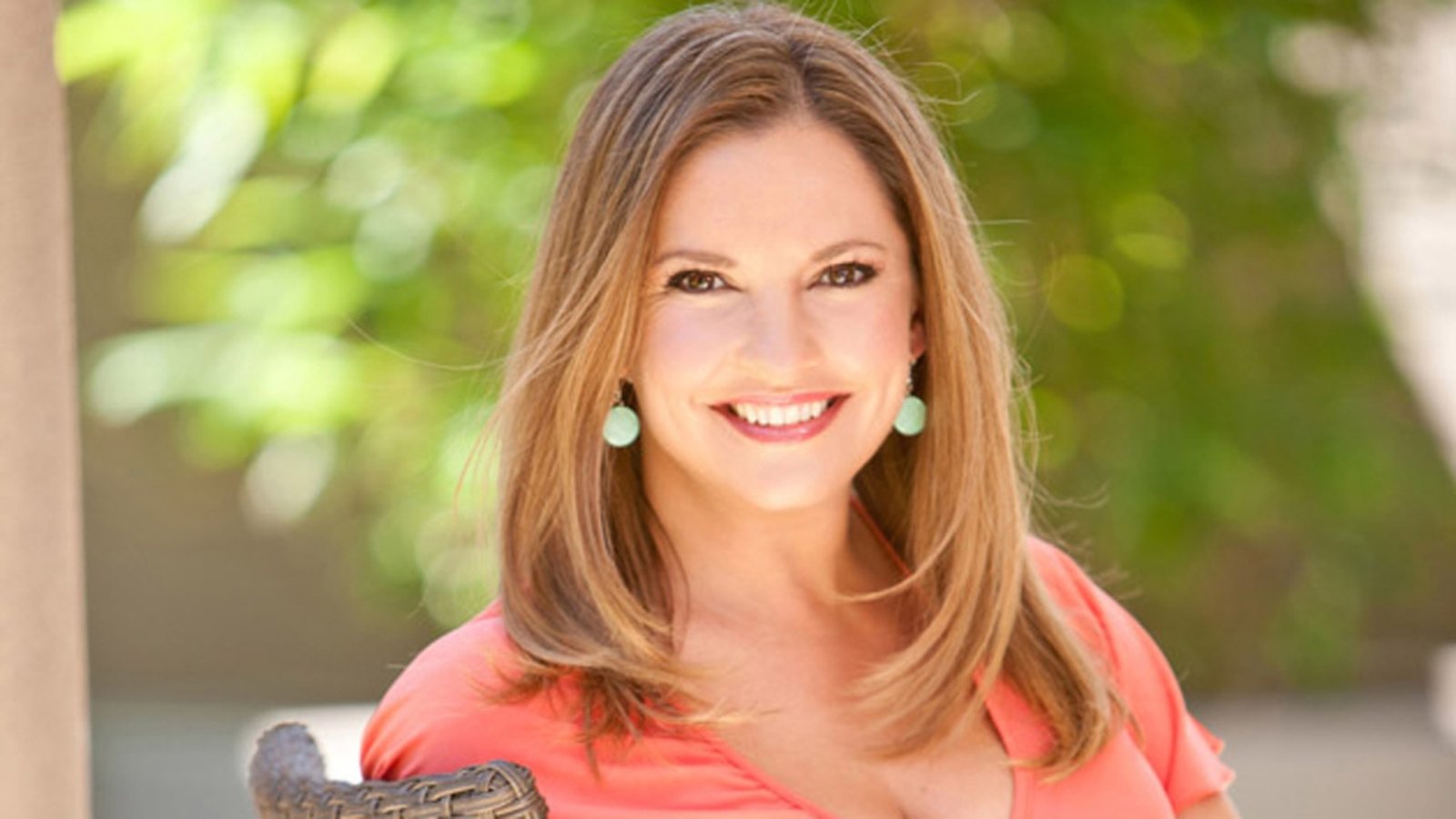 Terese gives Paul an ultimatum on Neighbours