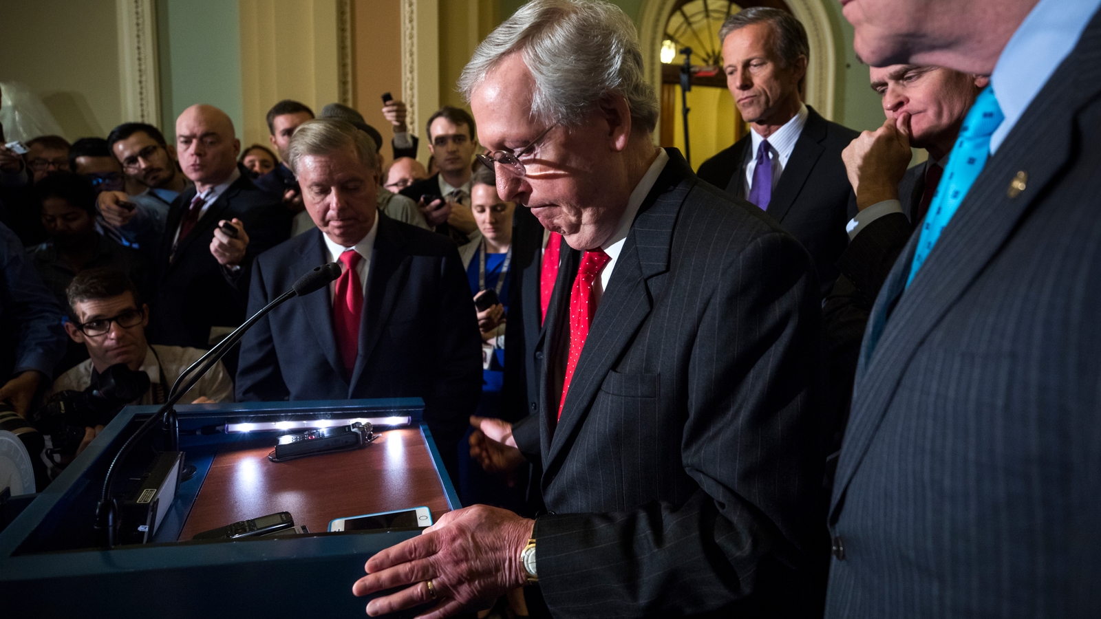 Defections thwart Republican bid to kill Obamacare