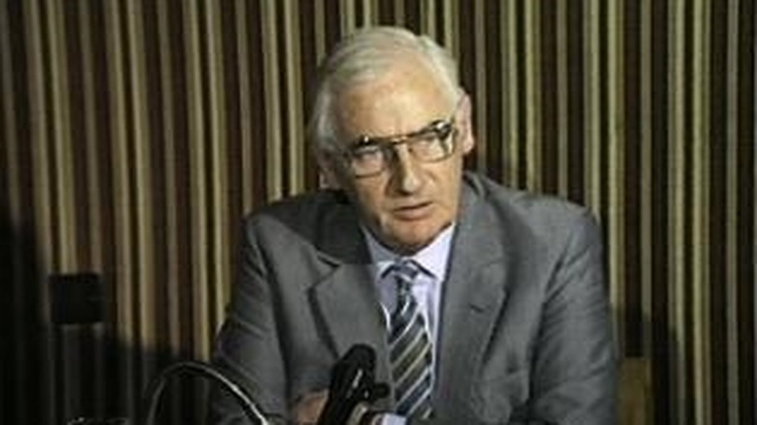 RTÉ Archives | Collections | Peter Barry On Anglo Irish Agreement