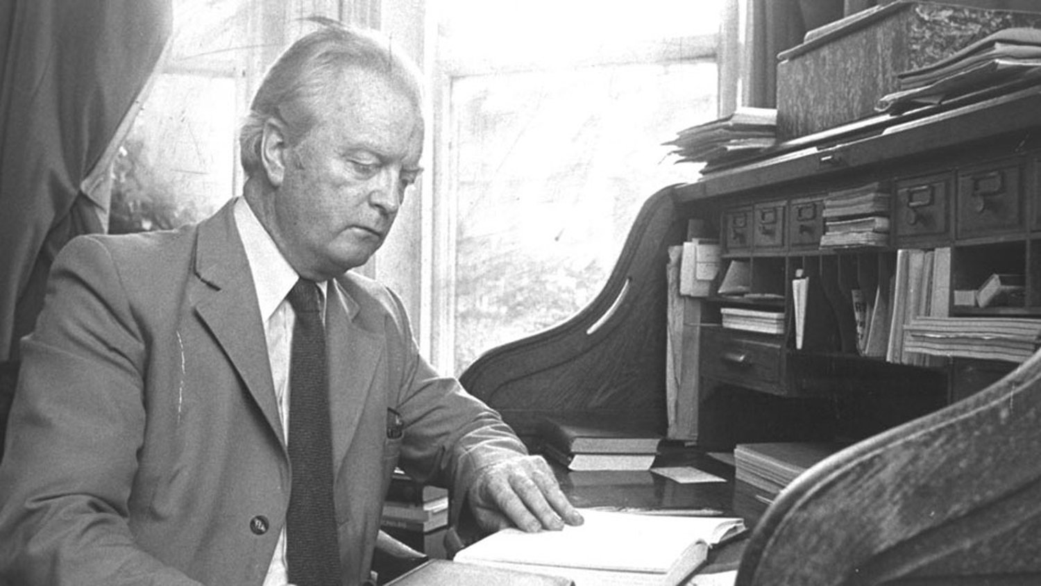 RTÉ Archives | Arts and Culture | First To Hear 'On Raglan Road'