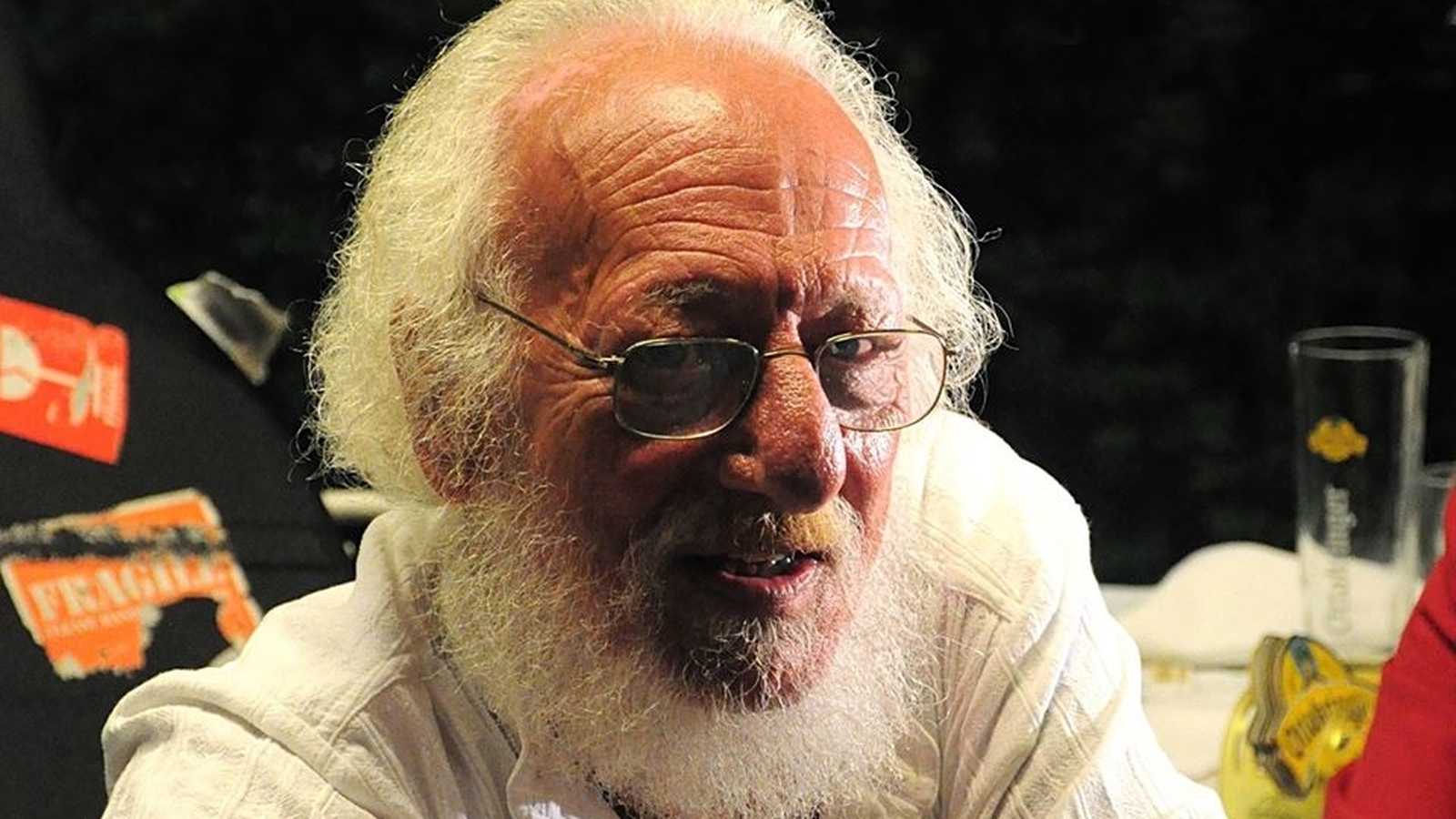 Tributes paid to Dubliners musician Eamonn Campbell